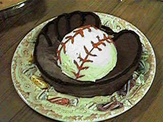 Pack 141 Cake Auction 1998 Gallery